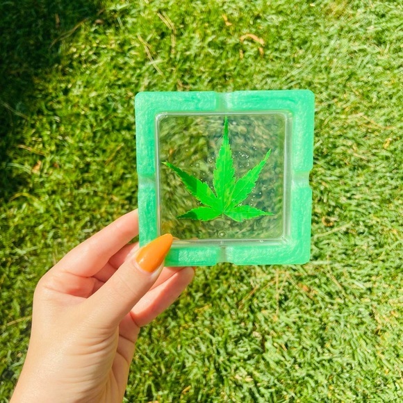 Handmade | Art | Handmade Clear Resin Square Green Leaf Psychedelic ...